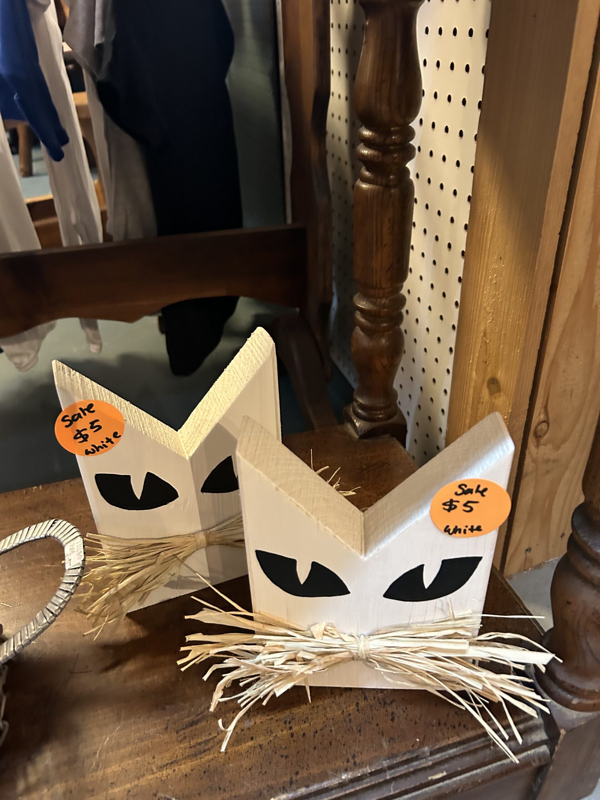 Wooden Cat White Decor - Crafting with Brandy